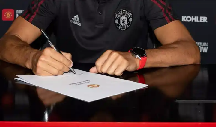 Monday afternoon done deal: Man united completed the signing of £30m ...